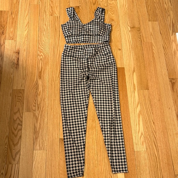 La Threads | Pants & Jumpsuits | La Threads Houndstooth Workout Set Sz ...